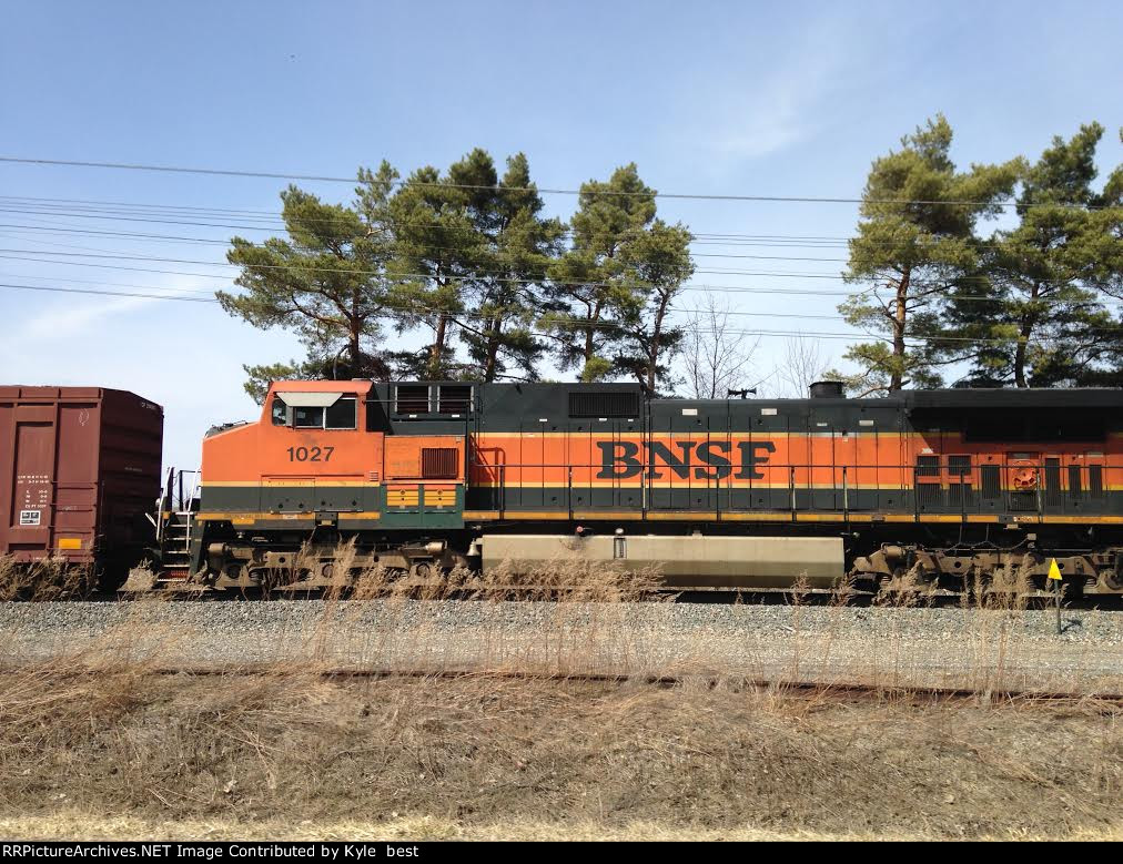 BNSF 1027